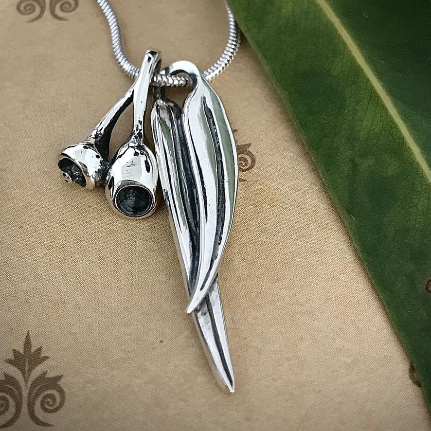 Gumnut and gum leaf pendant - Optional chains – Silver Earth Design
