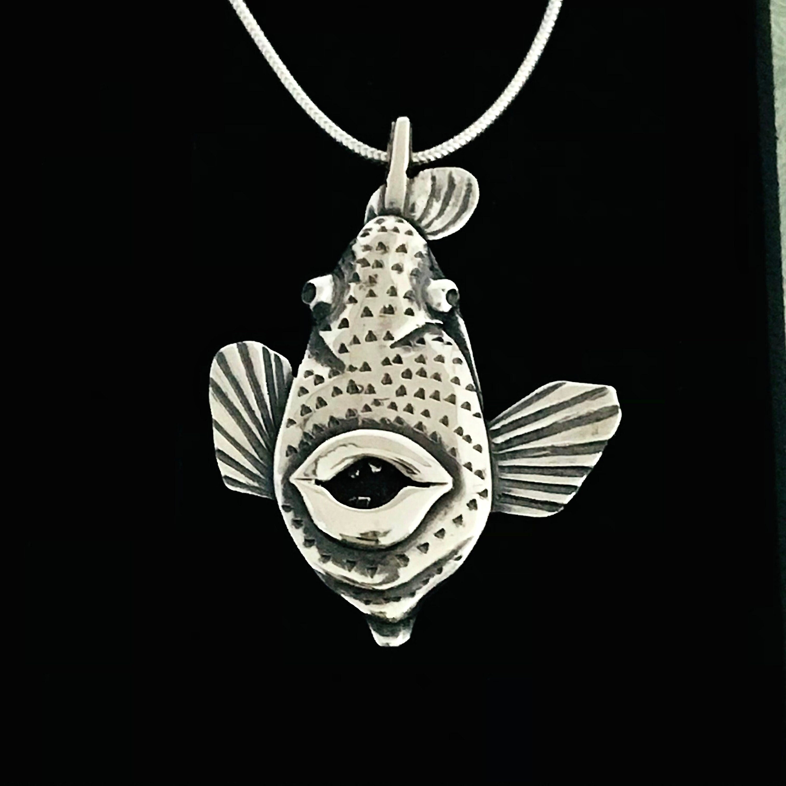 Trigger Fish Pendant- silver 38mm – Silver Earth Design