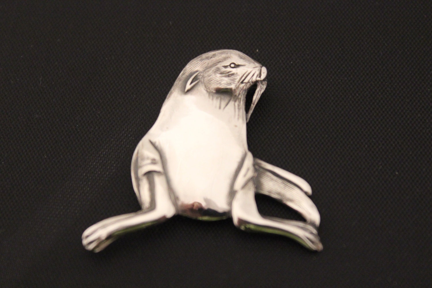 Seal Brooch - Sterling Silver – Silver Earth Design